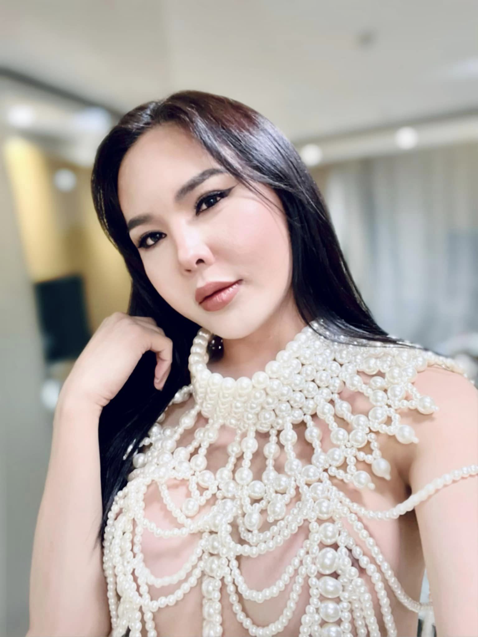 Трансжендер Сокогийн ЦЭЭЖ НҮЦГЭН гоёл – Seen.MN